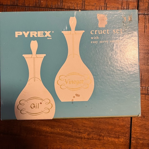Pyrex | Kitchen | Pyrex Oil And Vinegar Cruet Set Original Box | Poshmark